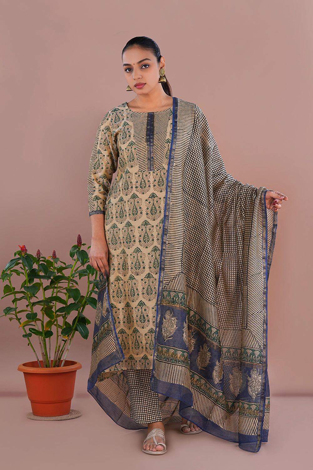Kurta Sets – Kalanjali